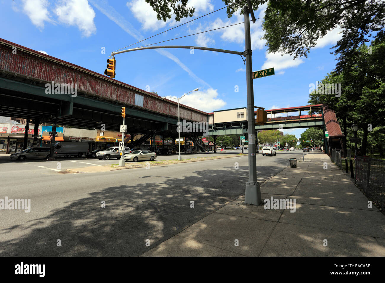 Elevated subway line Bronx New York Stock Photo - Alamy
