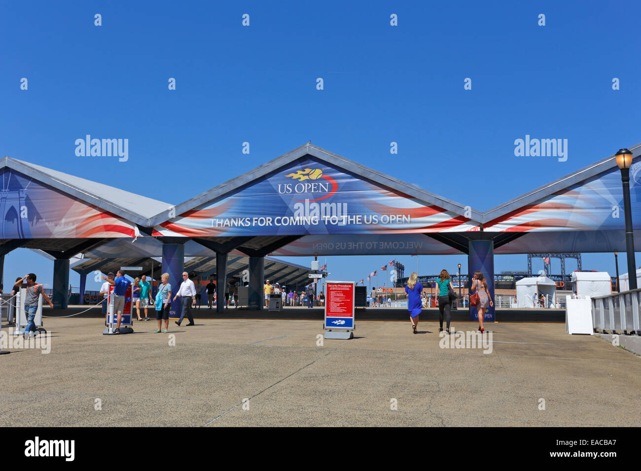 Tennis fans hi-res stock photography and images - Alamy
