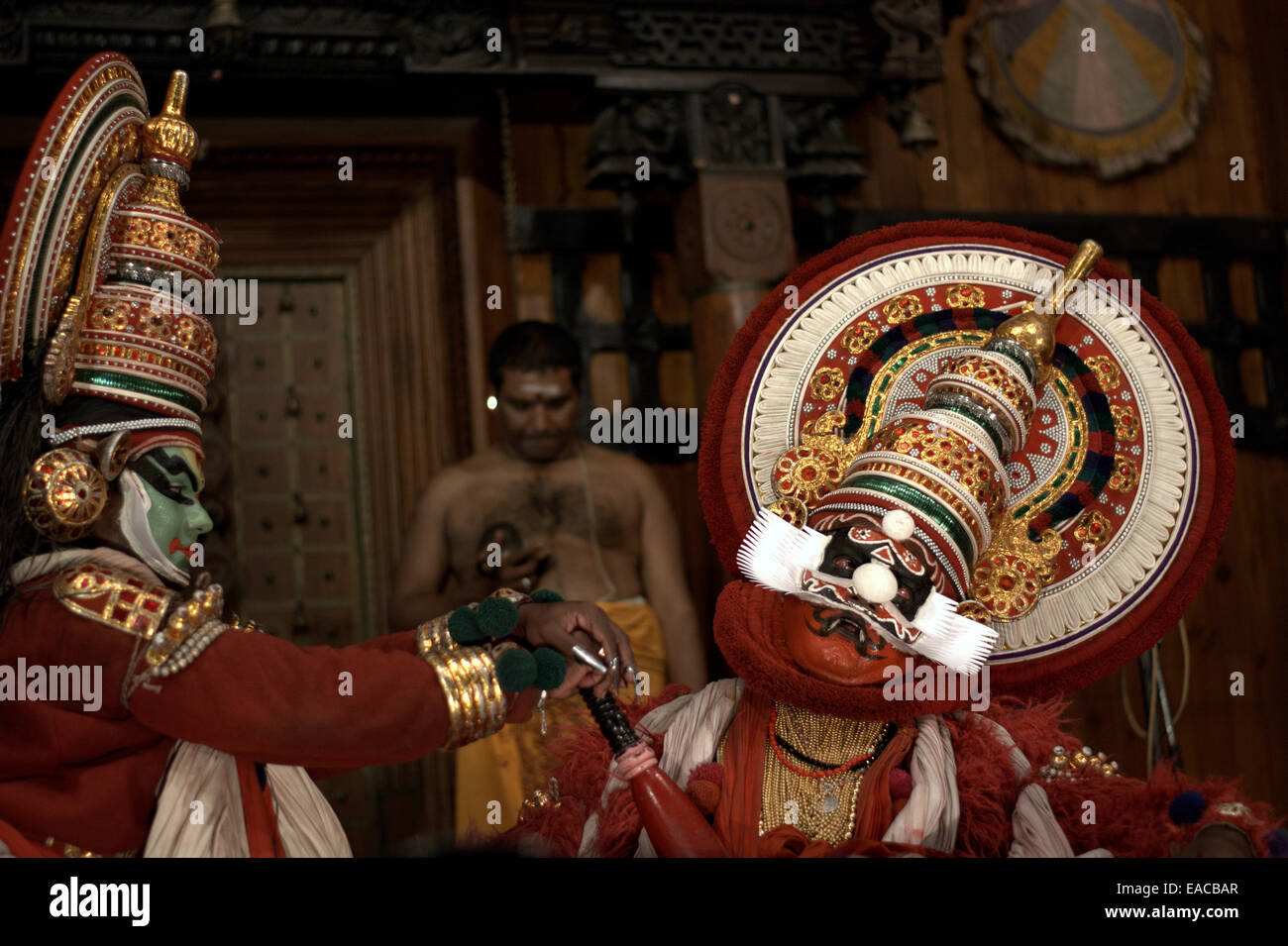 Kathakali dance theatre hi-res stock photography and images - Alamy