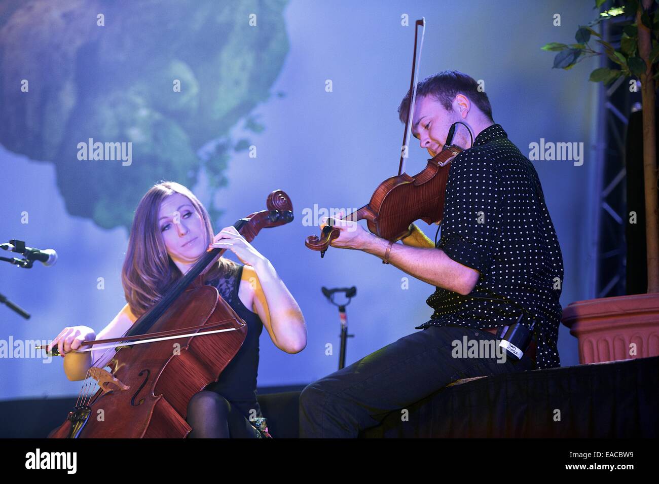 Bellowhead concert folk glasgow rachel mcshane hi-res stock photography ...