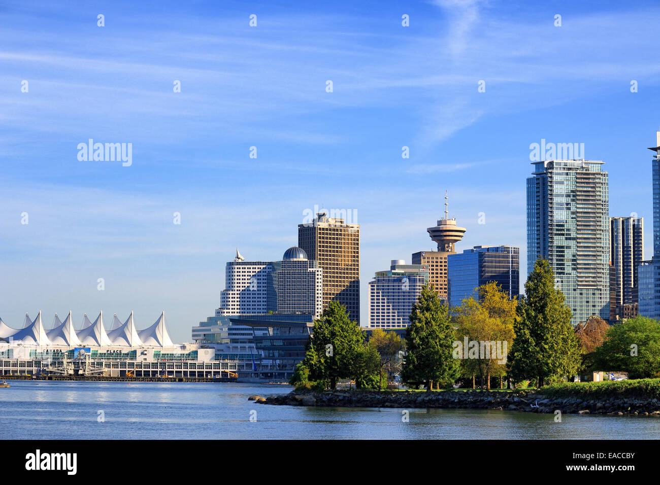 Vancouver high rise stanley park hi-res stock photography and images ...