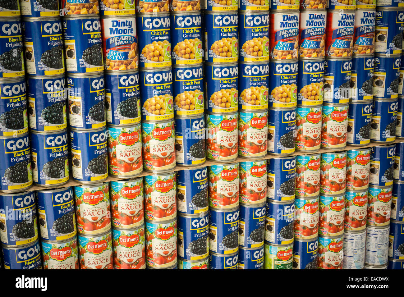 Canned goods hi-res stock photography and images - Alamy