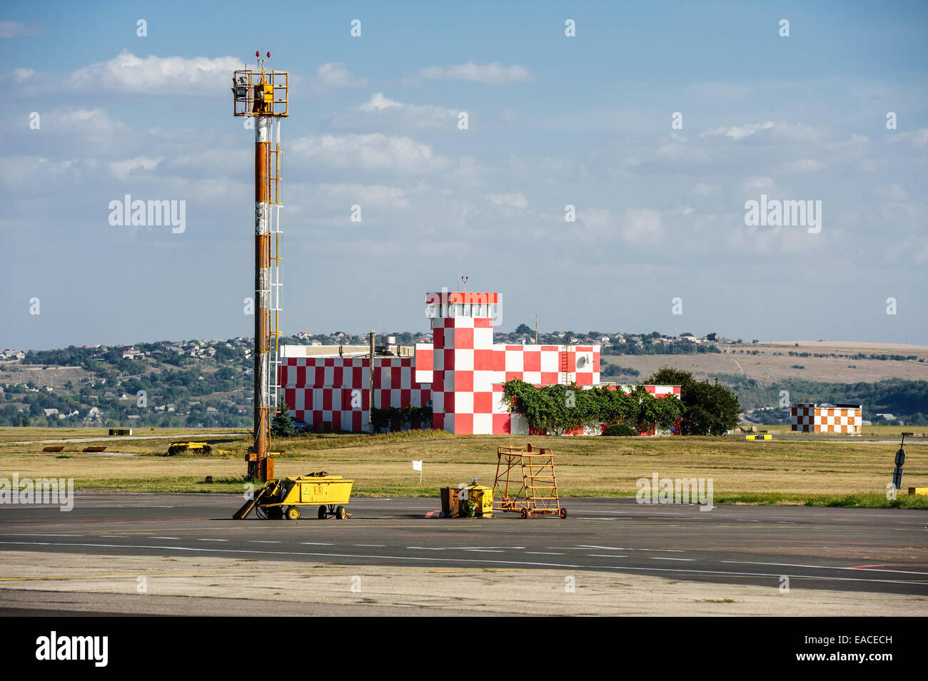 Ground support equipment hi-res stock photography and images - Alamy
