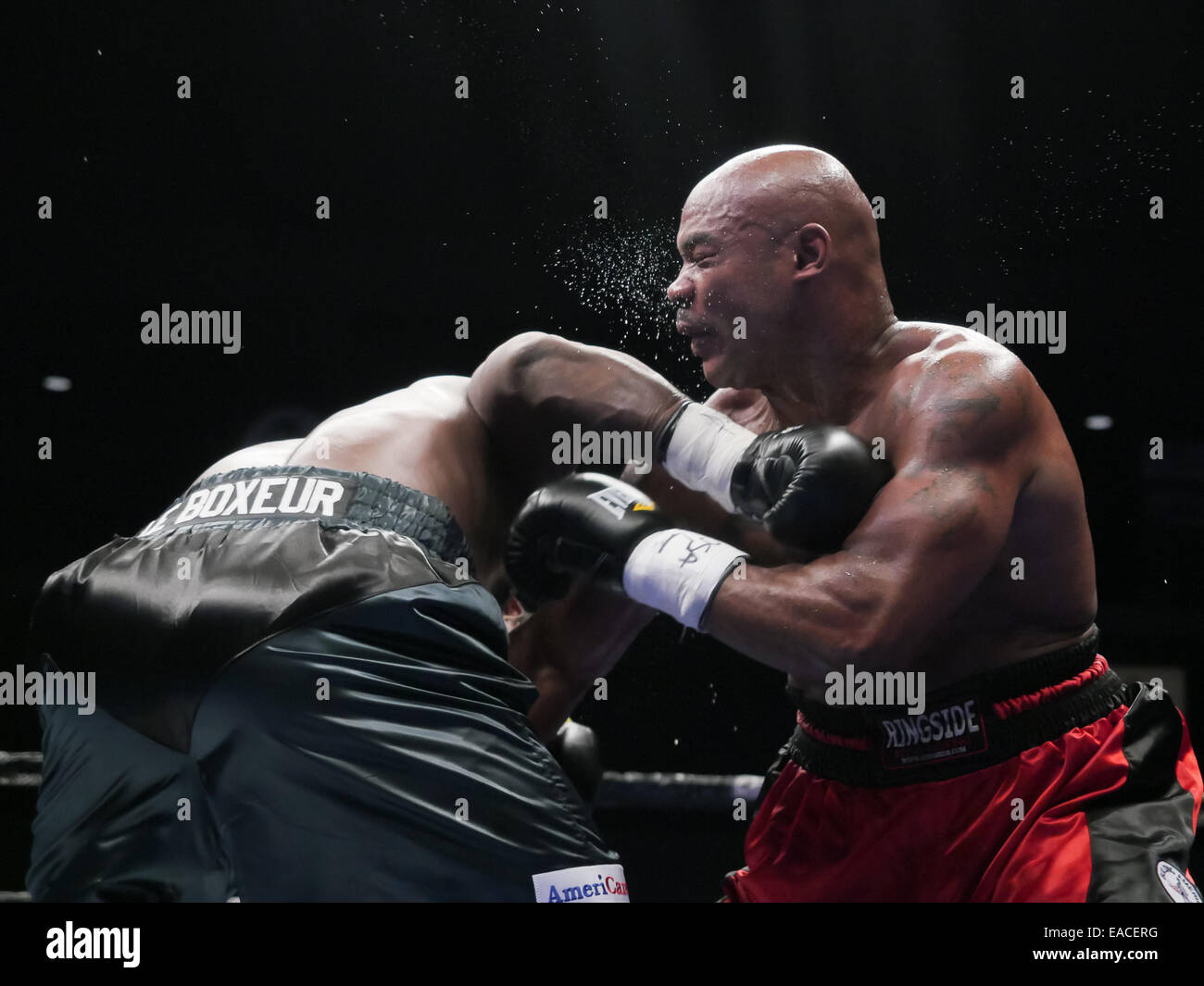 Bethlehem, Pennsylvania, USA. 8th Nov, 2014. AMIR MANSOUR (red trunks ...