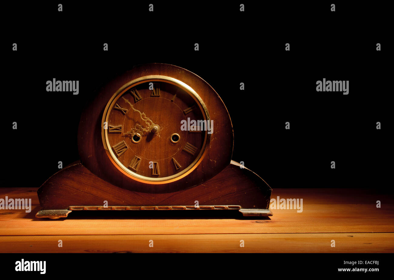 Grandfather clock face hi-res stock photography and images - Alamy