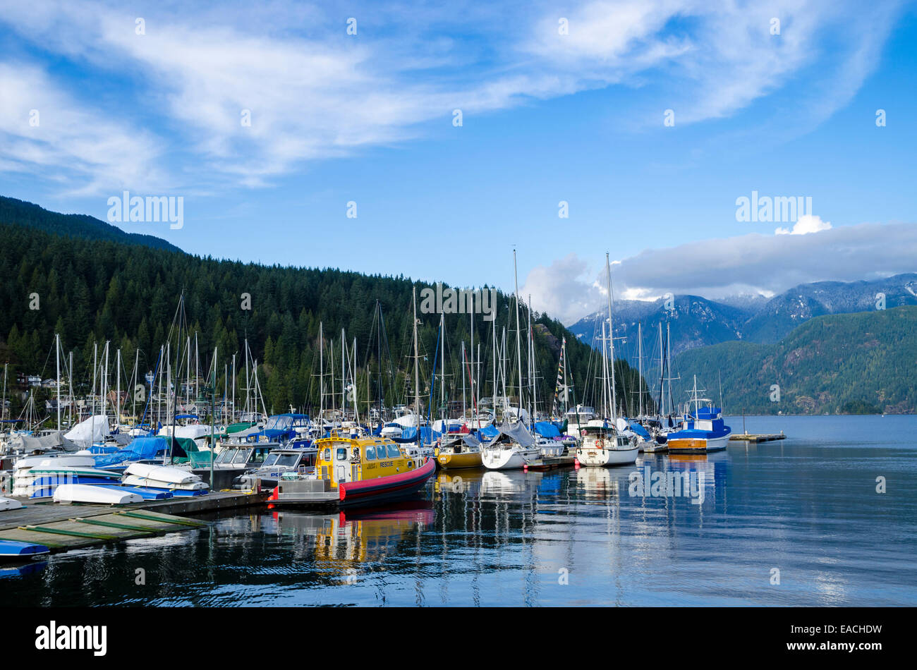 Cove harbour hi-res stock photography and images - Alamy
