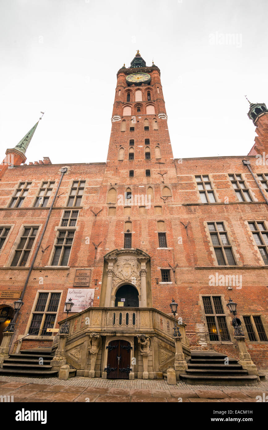 Gdansk town hall hi-res stock photography and images - Alamy