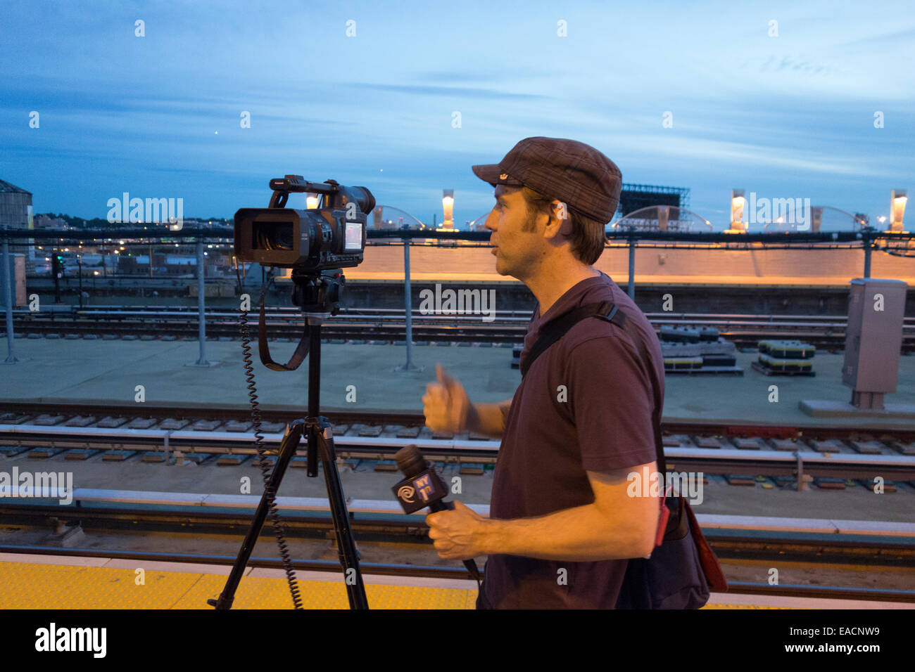 Reporter Street Interview Stock Photos & Reporter Street Interview ...