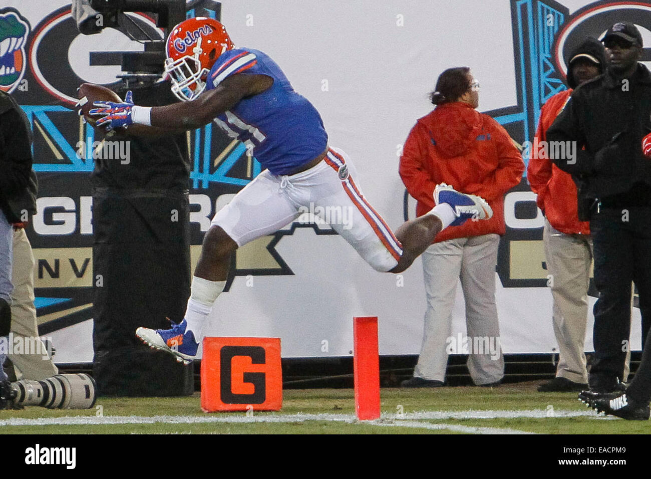 Florida gators football touchdown hi-res stock photography and images ...
