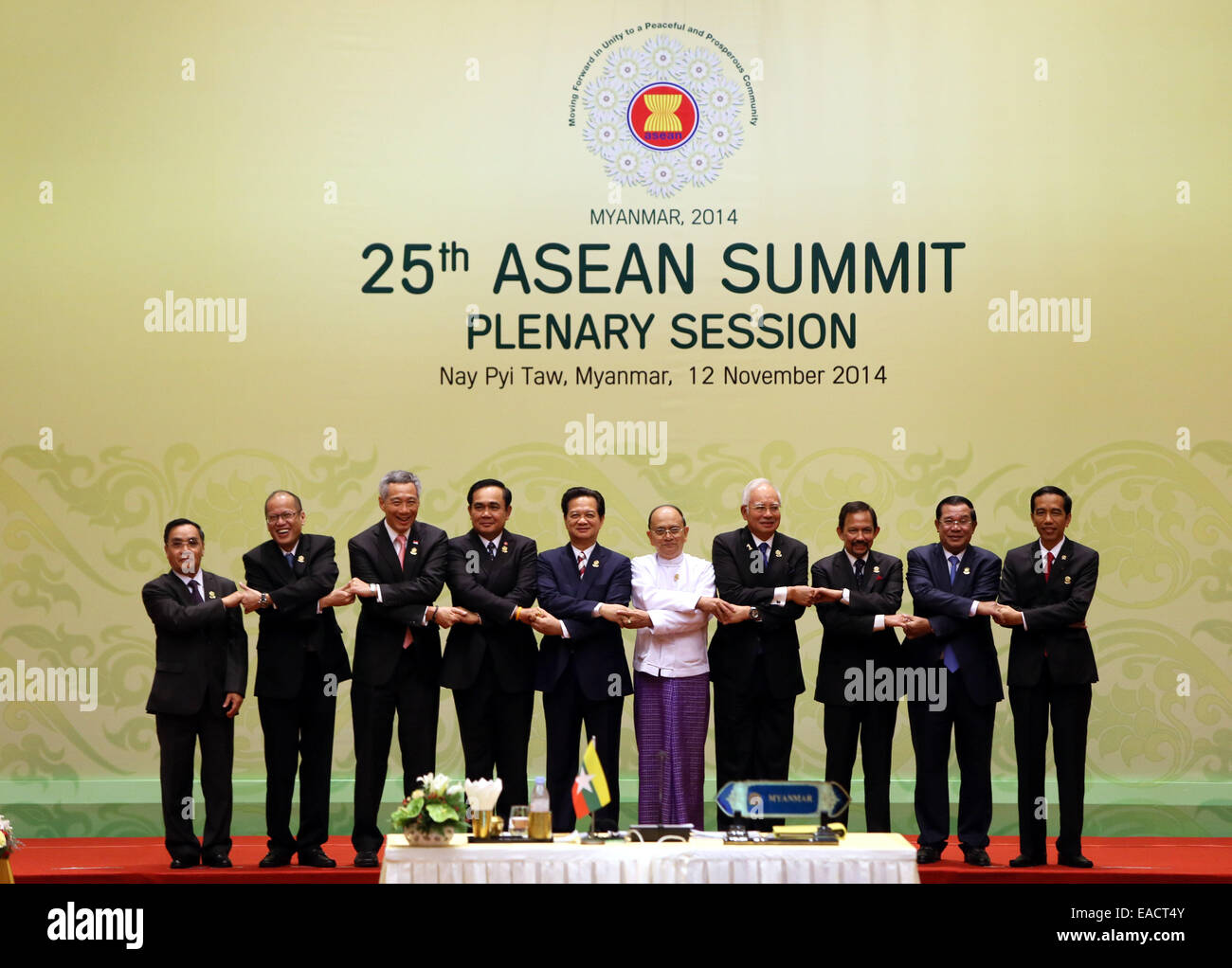 Nay Pyi Taw, Myanmar. 12th Nov, 2014. Leaders pose for a group photo before the opening of the ...