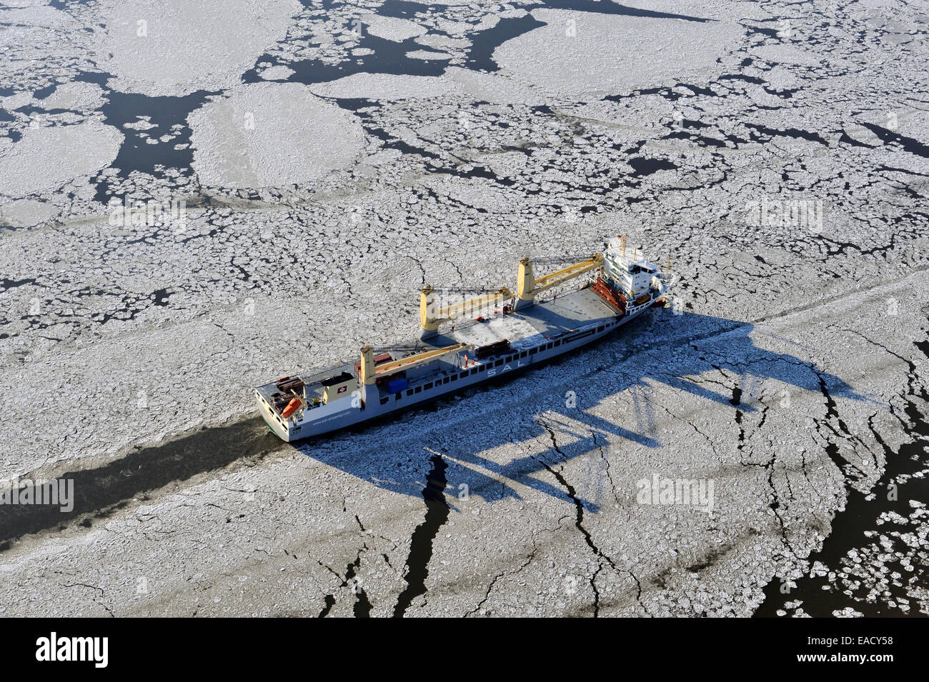 Flow ship hi-res stock photography and images - Alamy