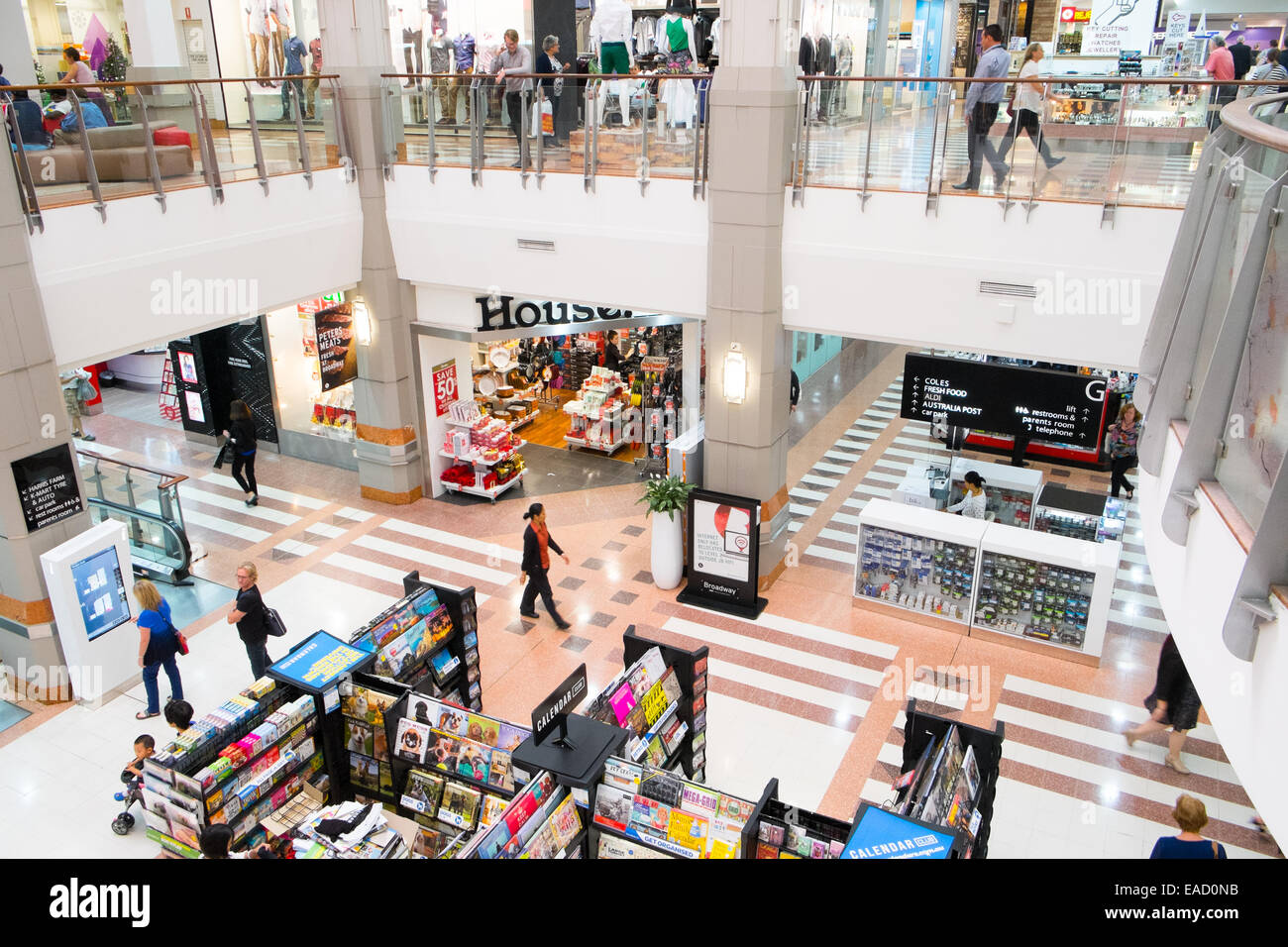 The broadway shopping centre hi-res stock photography and images - Alamy