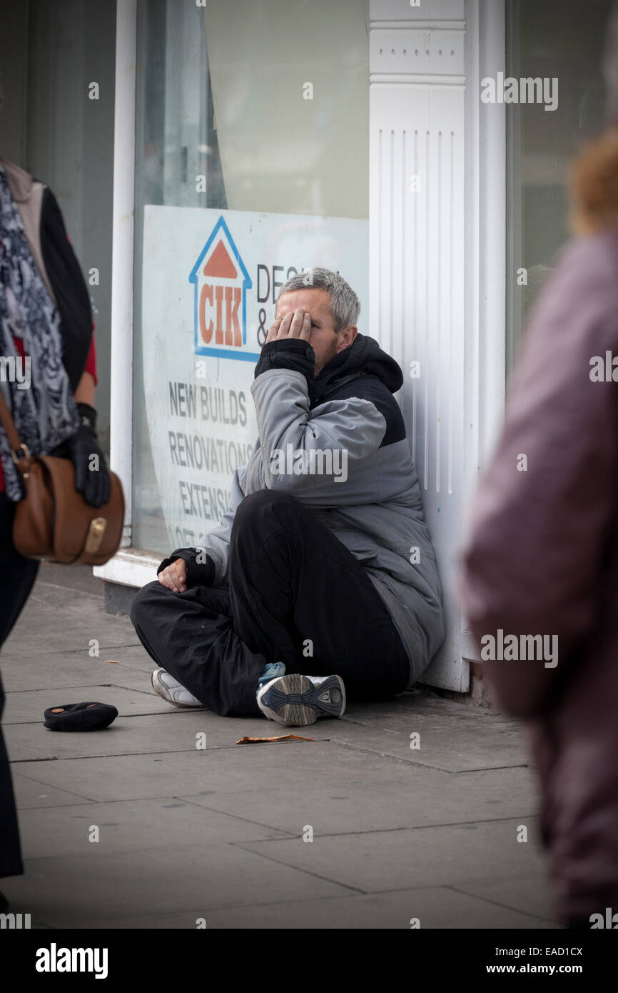 homeless homelessness sleeping rough beg beggar begging hungry cold ...