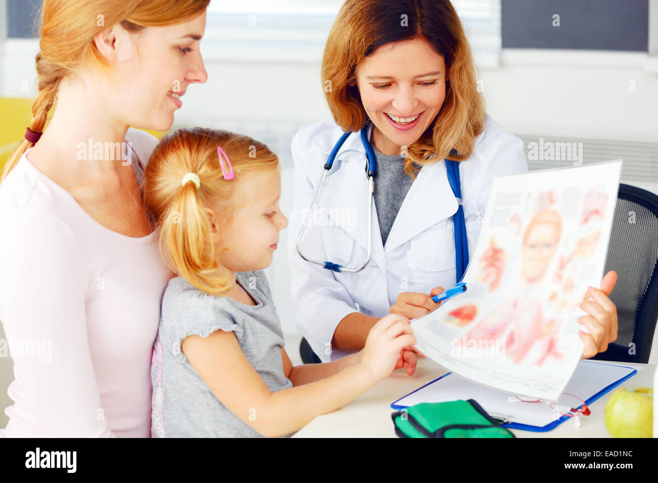 Child doctor pediatrician illustration hi-res stock photography and ...