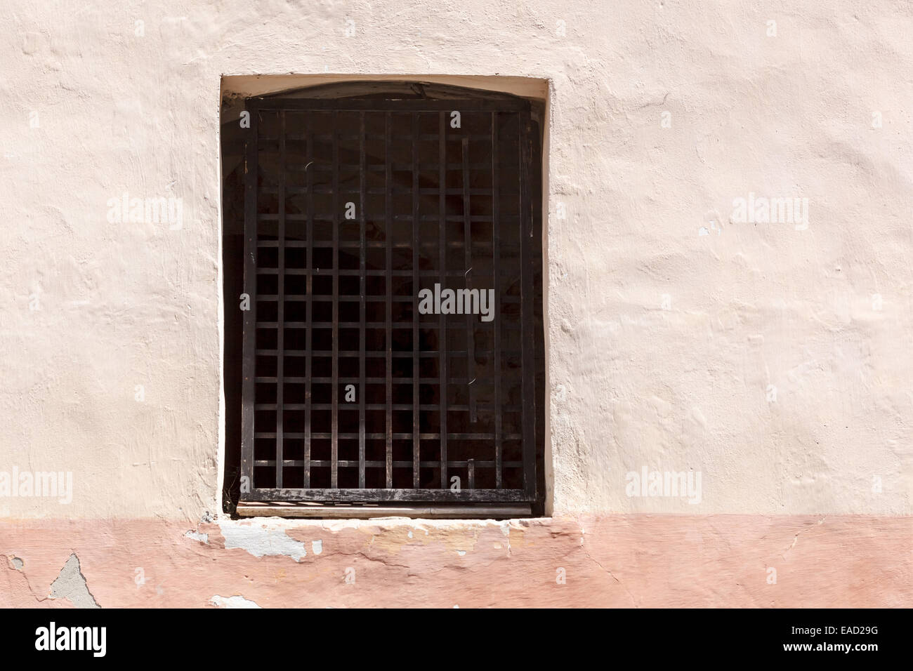 Metal lattice windows hi-res stock photography and images - Alamy