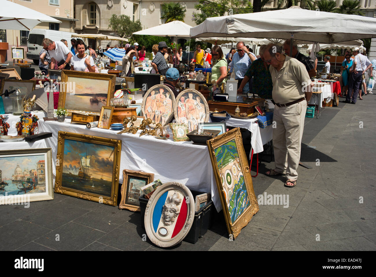 Brocante france hi-res stock photography and images - Alamy