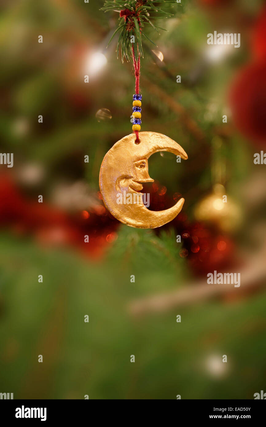 Uk tree decoration hi-res stock photography and images - Alamy