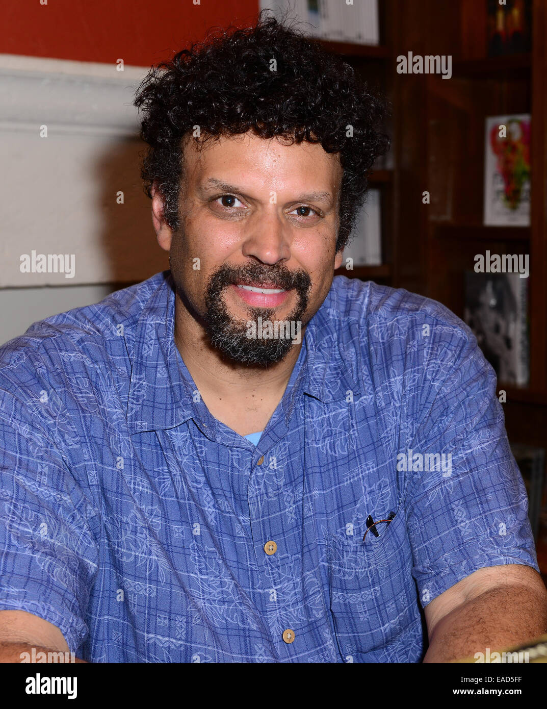 Neal Shusterman signs copies of his young readers book 'Unwind Series ...