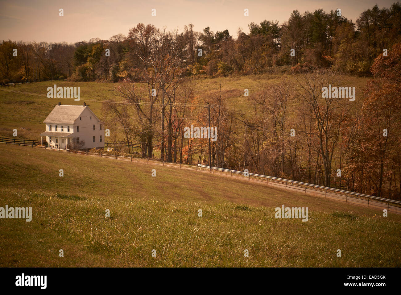 Pasture house farm hi-res stock photography and images - Alamy