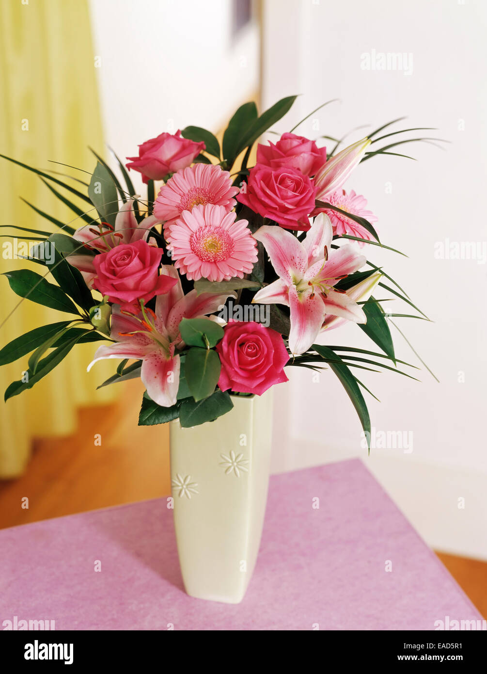 Lily star gazer hi-res stock photography and images - Alamy