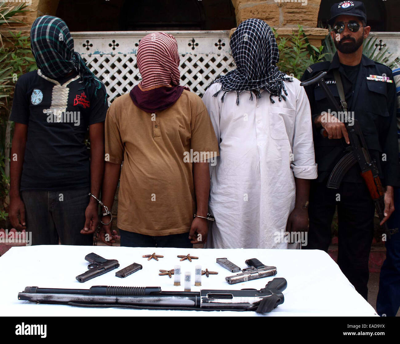 Bank robberies hi-res stock photography and images - Alamy