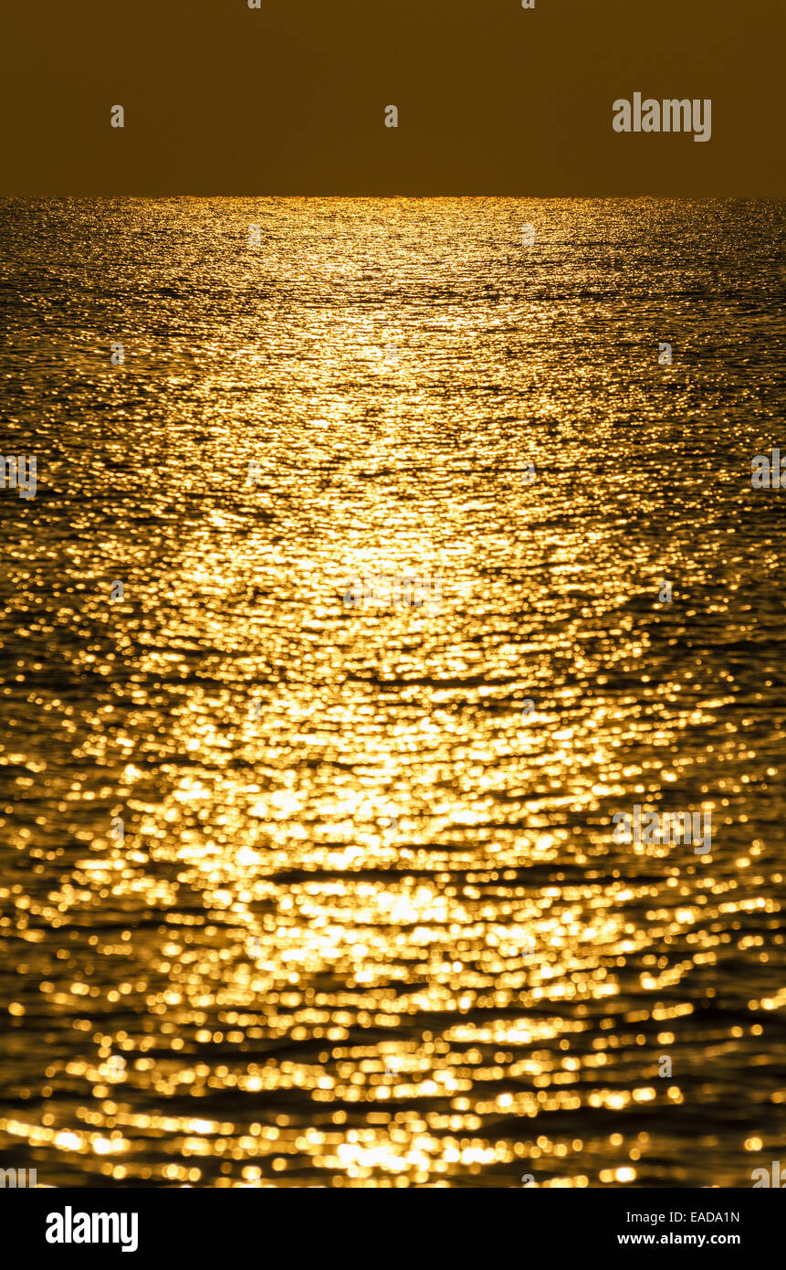 Golden water texture hi-res stock photography and images - Alamy