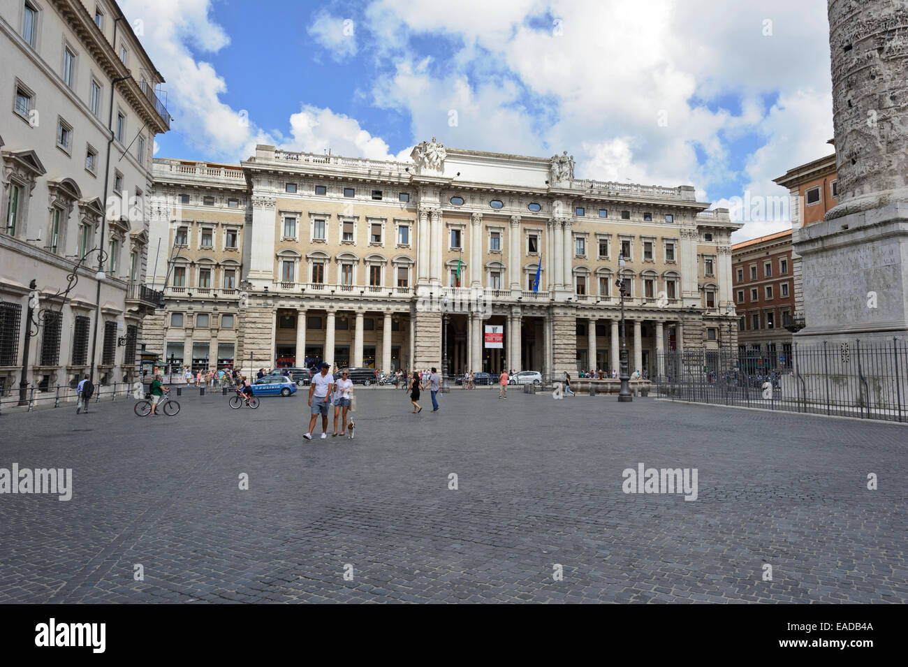 Rome colonna square hi-res stock photography and images - Alamy
