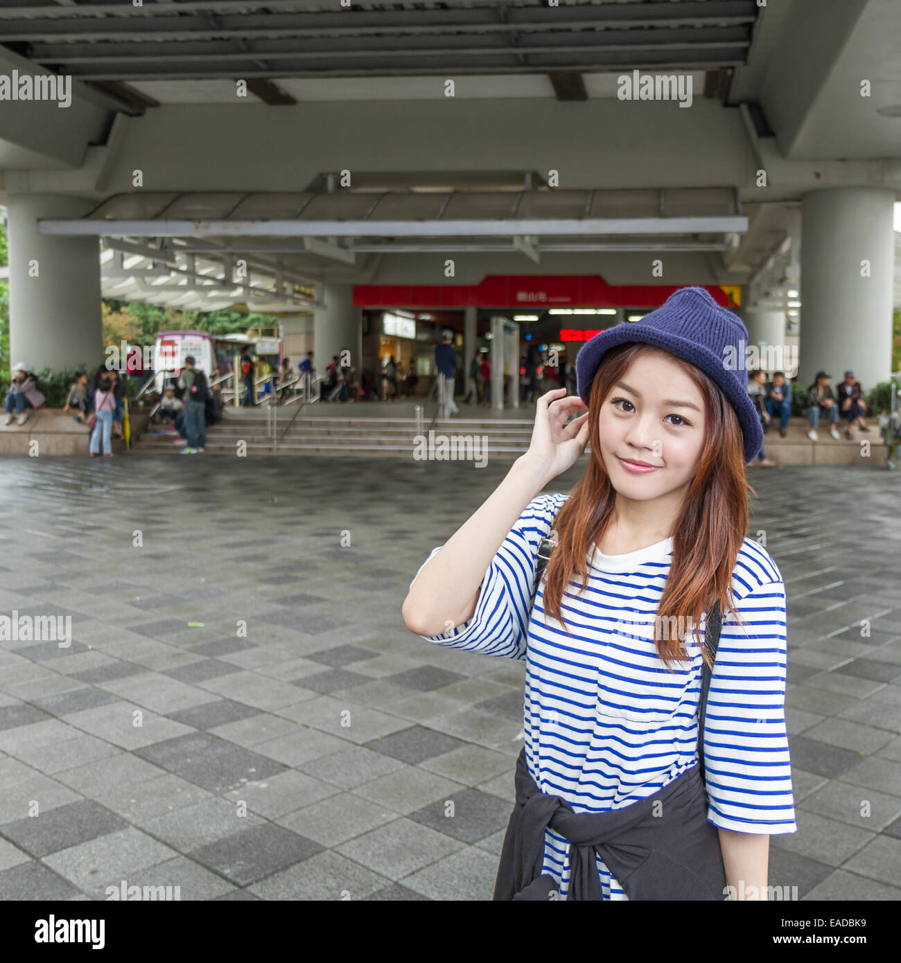 Pretty Chinese woman outside MRT subway station in Taipei Stock Photo ...