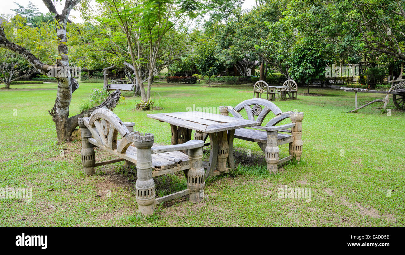 Wooden tables hi-res stock photography and images - Alamy