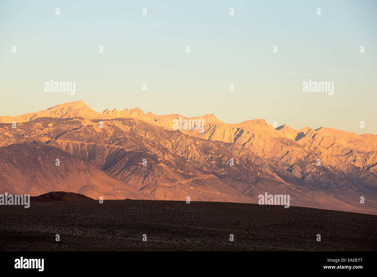 Dawn light on the eastern slopes of the Great Western Divide mountains ...
