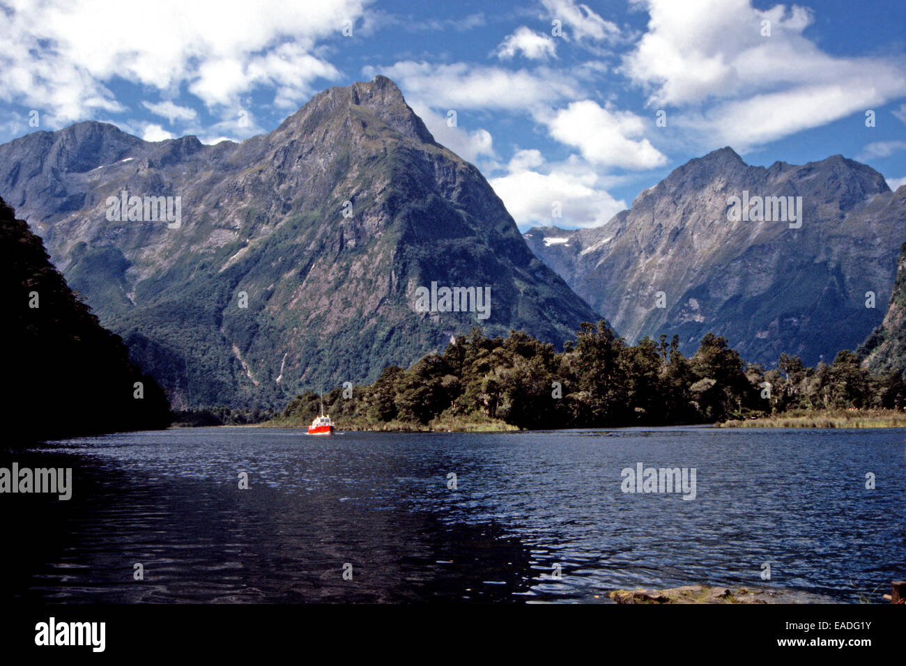 Fiordland recreation hi-res stock photography and images - Alamy
