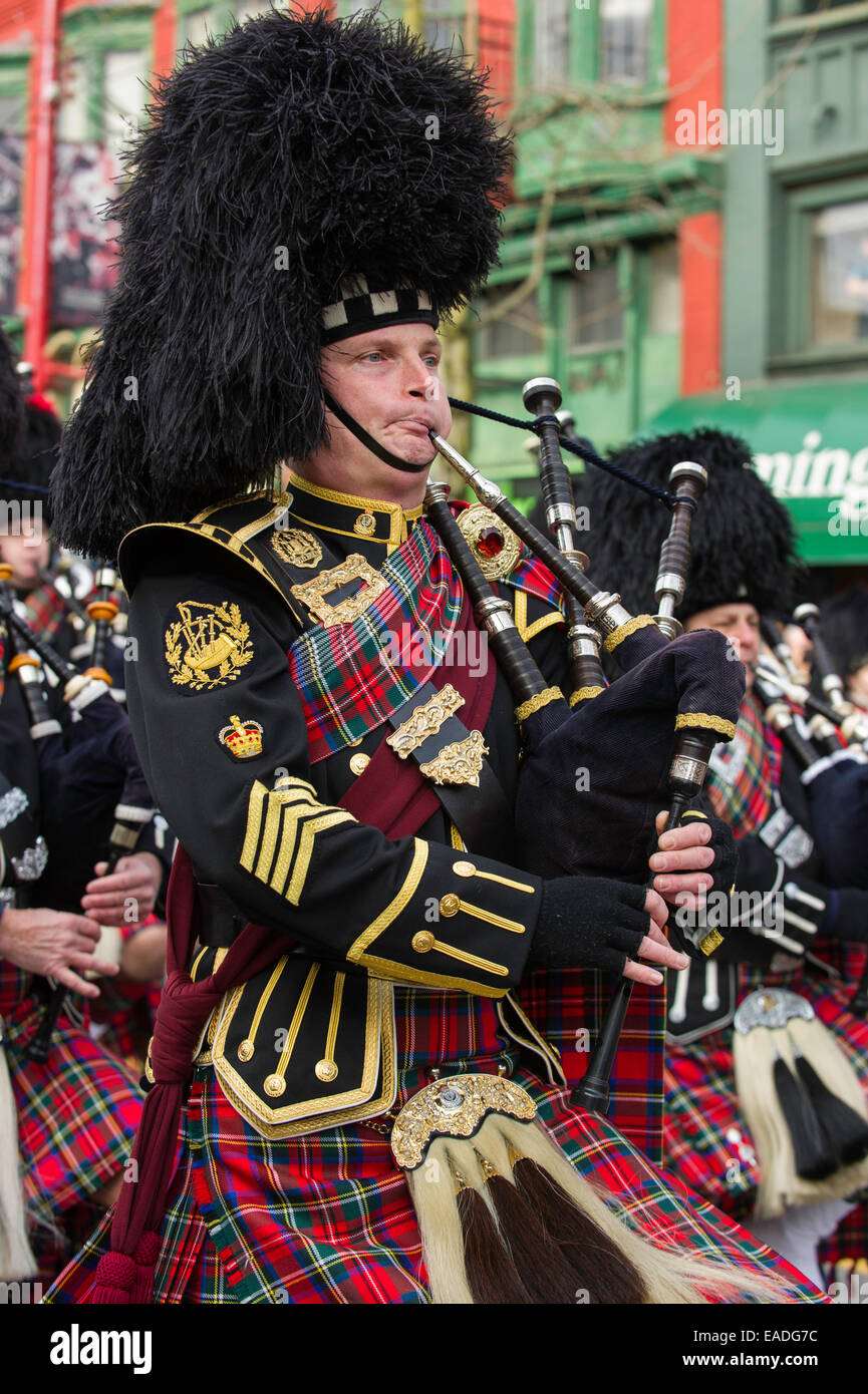 Vancouver Police Pipe band bagpiper in traditional Highlander dress ...