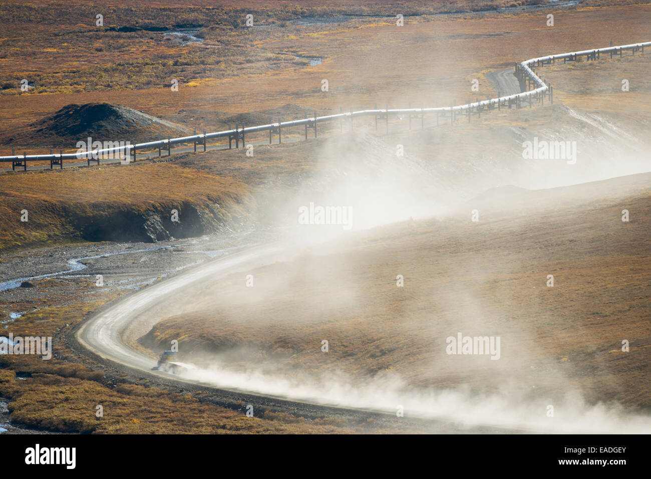 Road dust alaska hi-res stock photography and images - Alamy