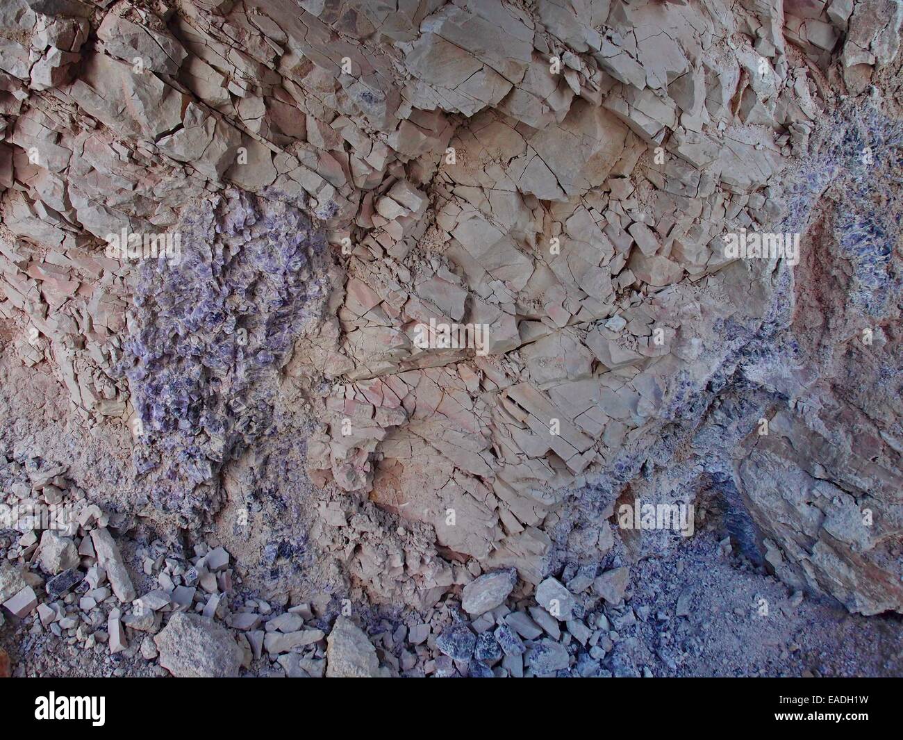 Violet quartz hi-res stock photography and images - Alamy