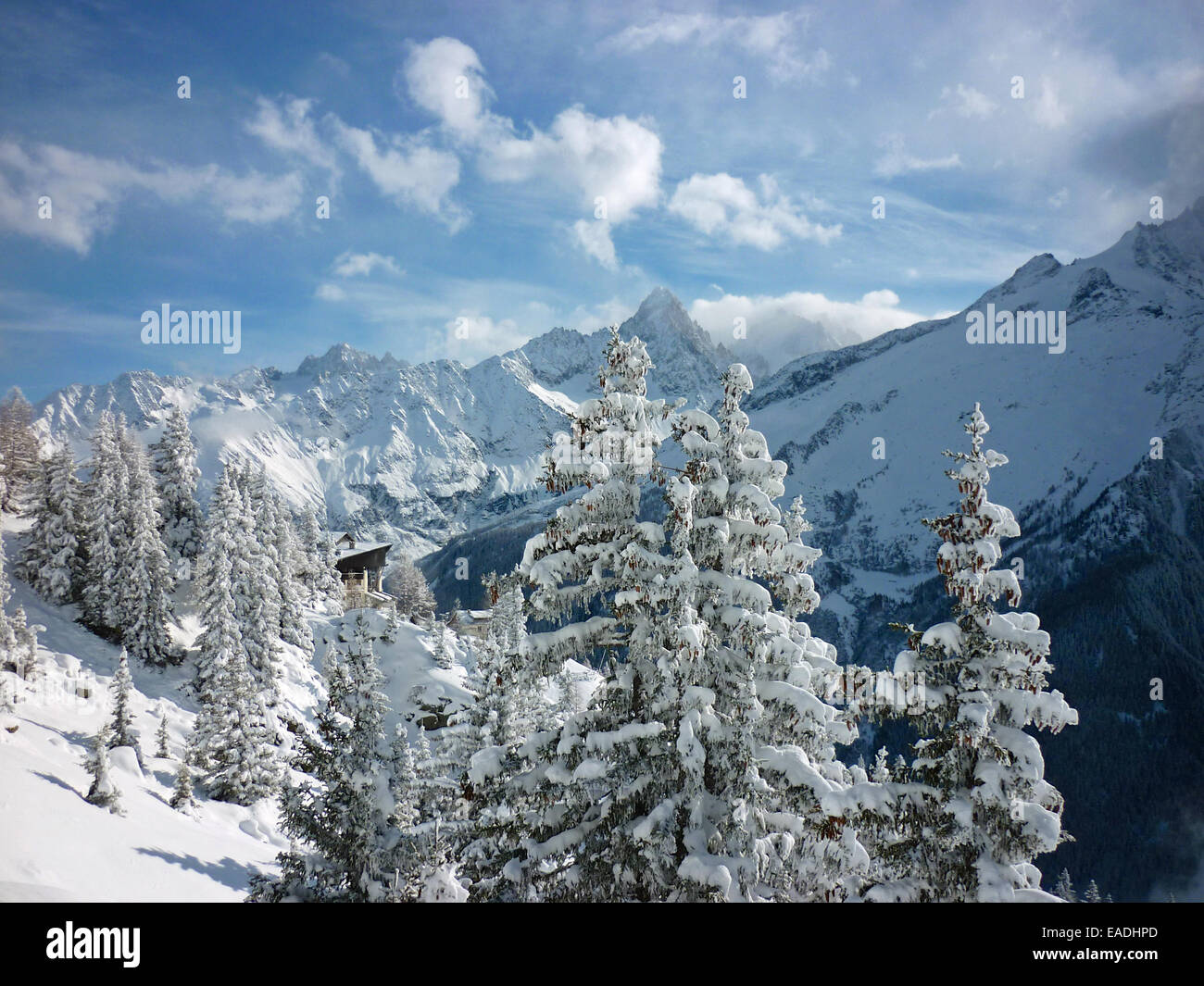 Cable car mountain mountains alps hi-res stock photography and images ...