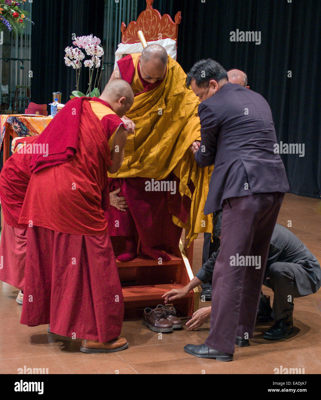 His Holiness the 14 Dalai Lama teaches lessons on Buddhism at the Wang ...