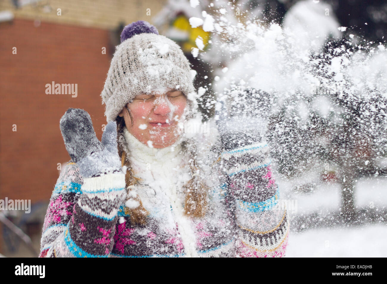 Snowball image hi-res stock photography and images - Alamy