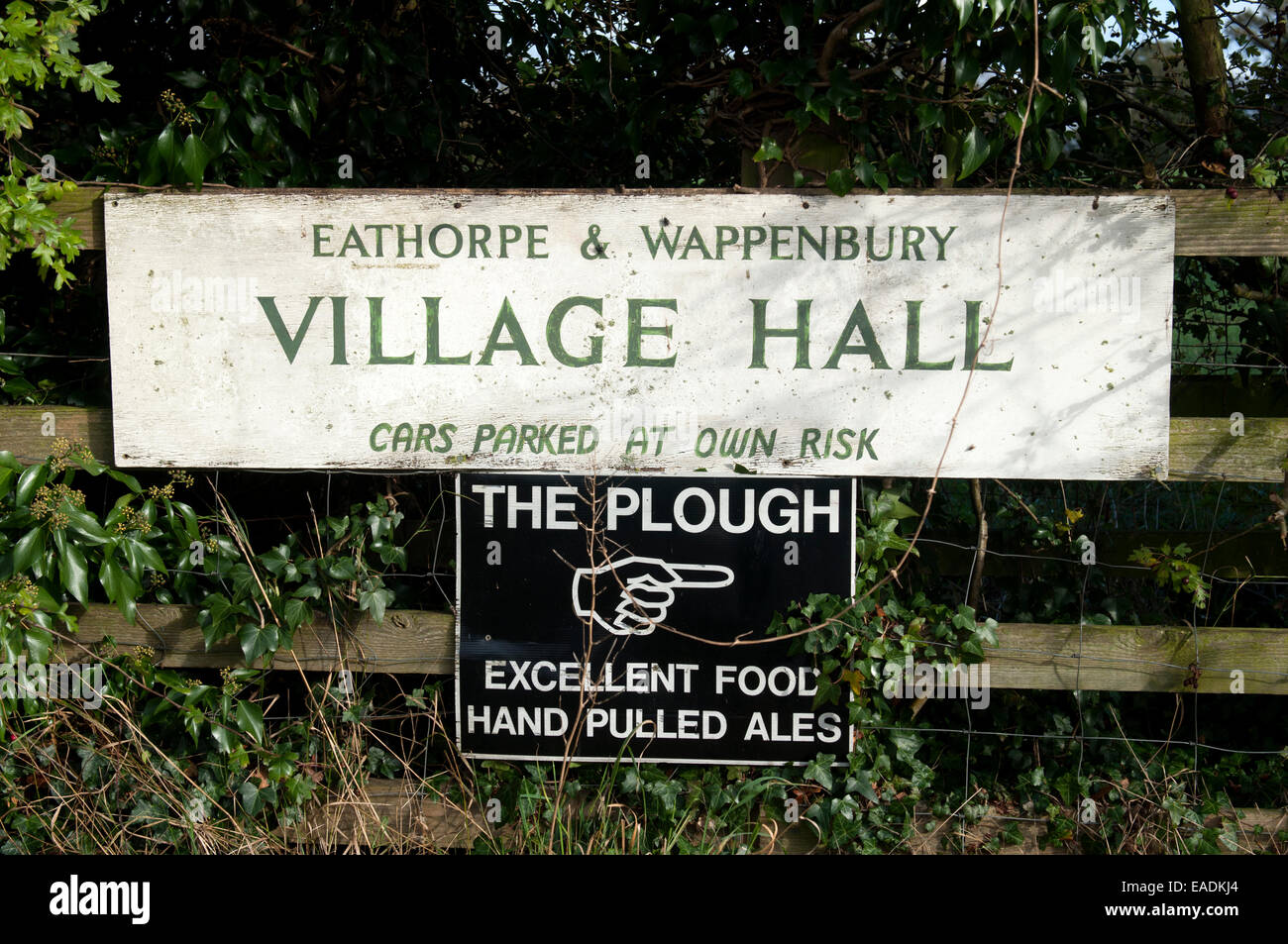 Uk village hall signs hi-res stock photography and images - Alamy