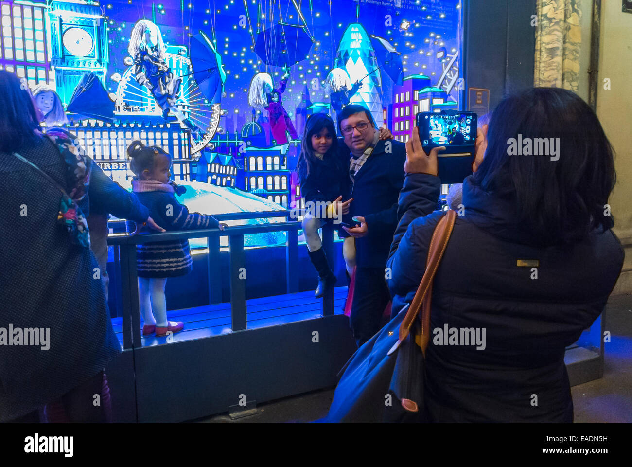 Paris street night photos hi-res stock photography and images - Alamy