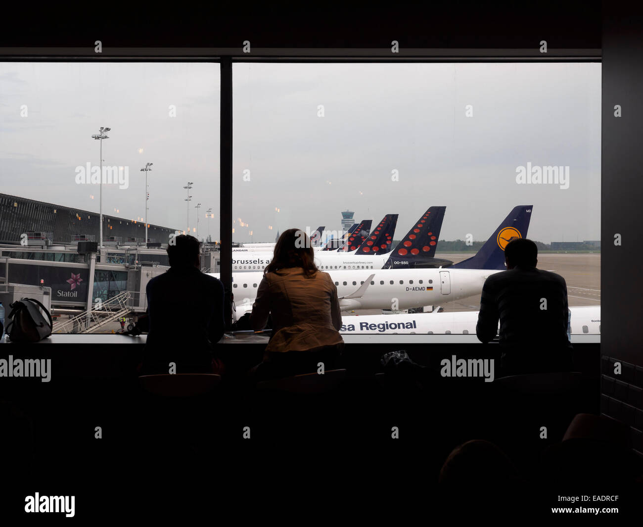 Airport observation deck hi-res stock photography and images - Alamy