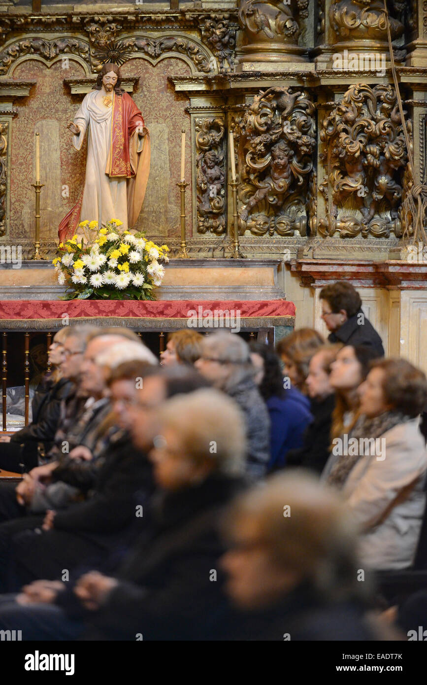 Statue jesus christ roman catholic hi-res stock photography and images ...