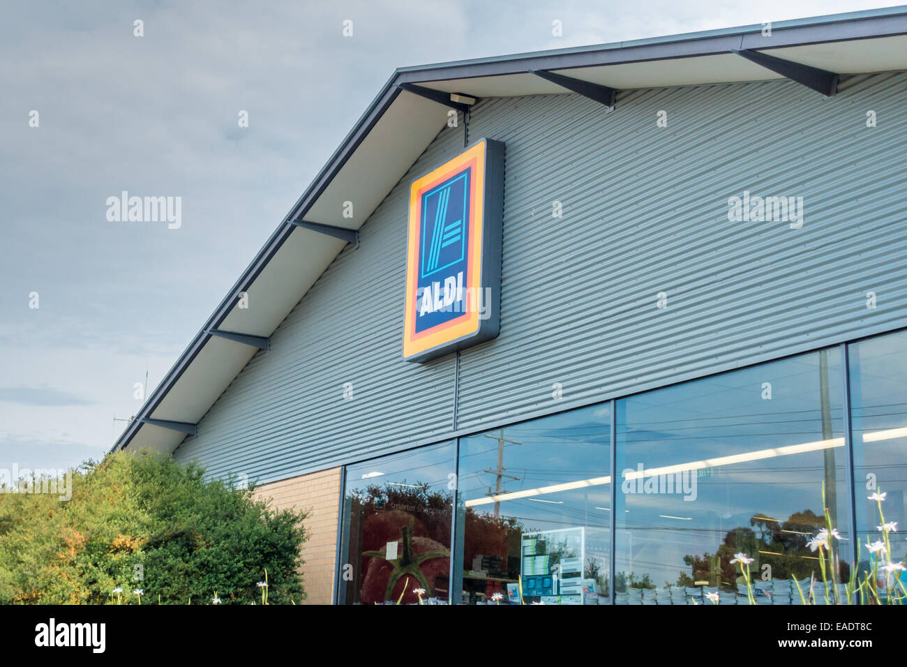 Aldi signs hi-res stock photography and images - Alamy