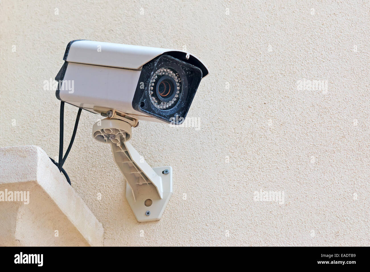 Monitoring camera at concrete wall hi-res stock photography and images ...