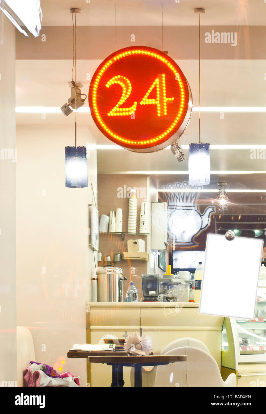 24 h service hi-res stock photography and images - Alamy