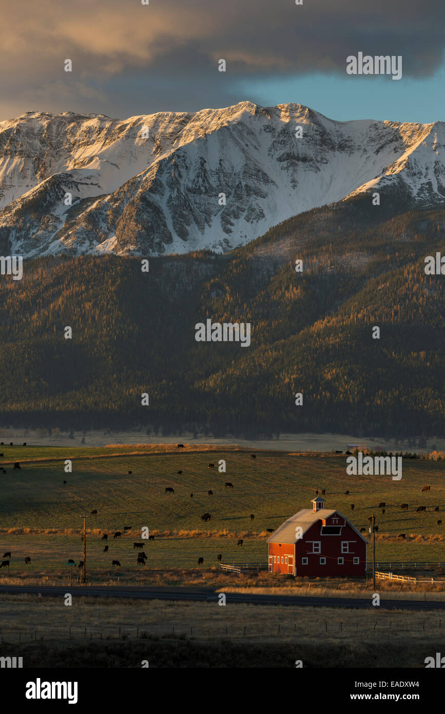 Wallowa Mountains and Wallowa Valley at sunrise, Oregon Stock Photo - Alamy