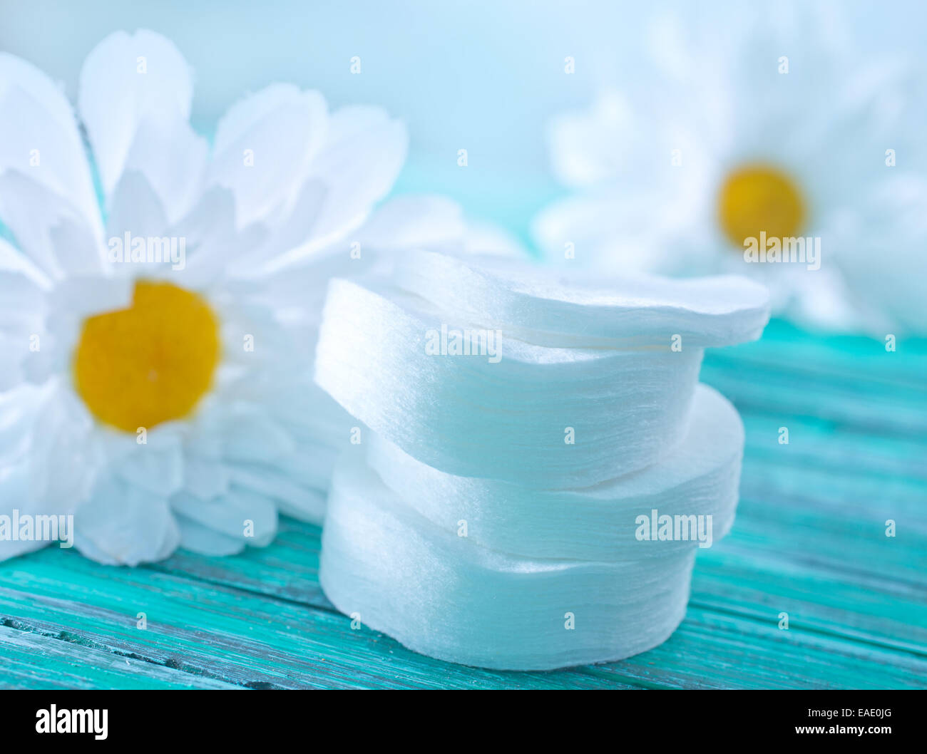 Cotton disk hi-res stock photography and images - Alamy