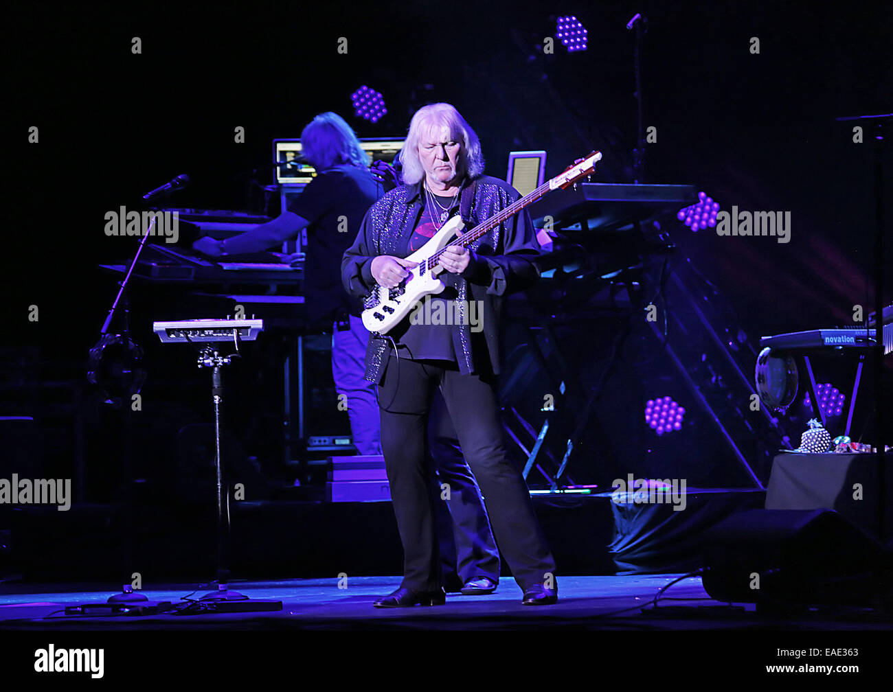 Yes perform live at Manchester O2 Apollo Featuring: Chris Squire,Geoff ...