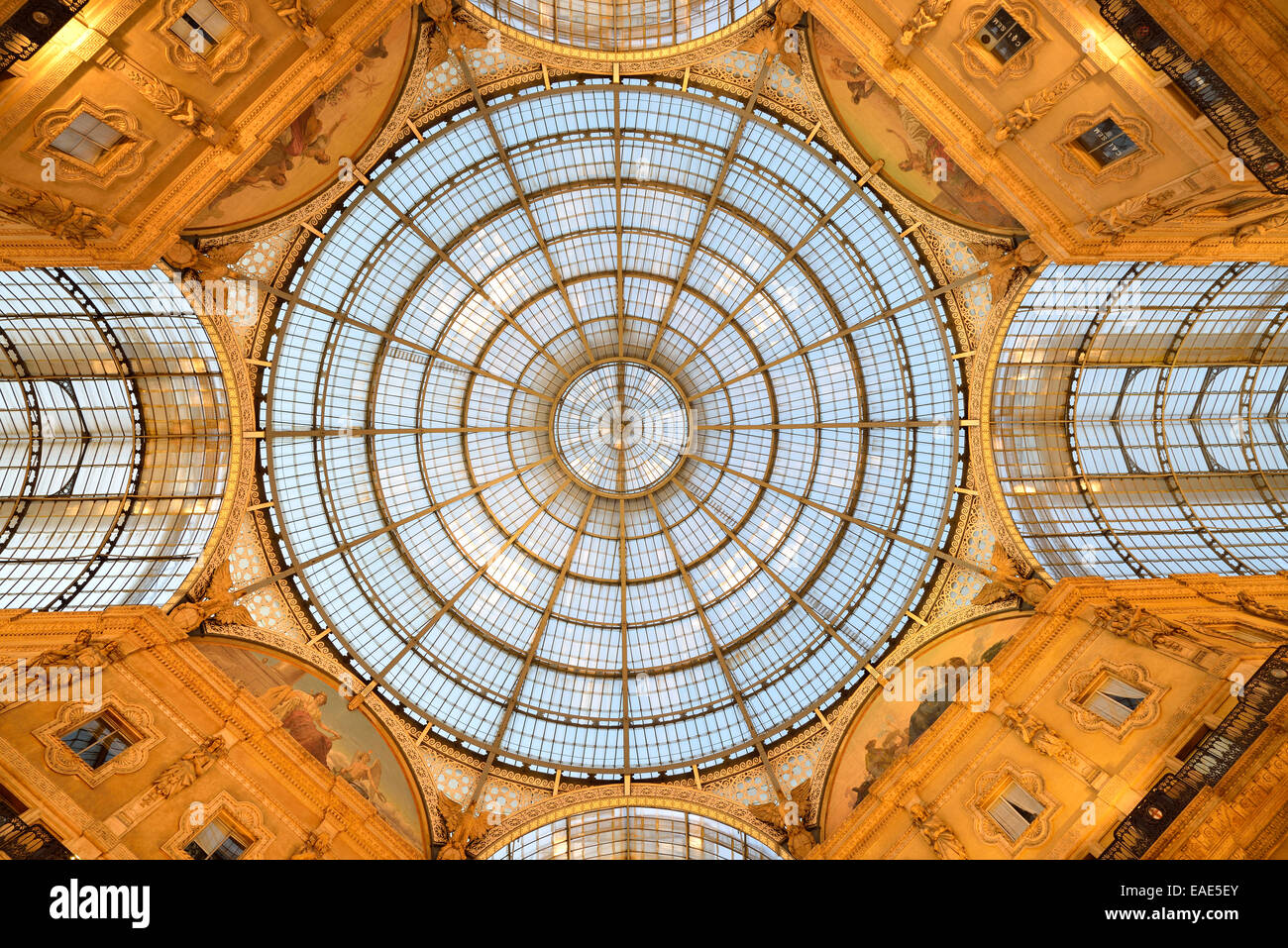 Glass roofed arcade hi-res stock photography and images - Alamy
