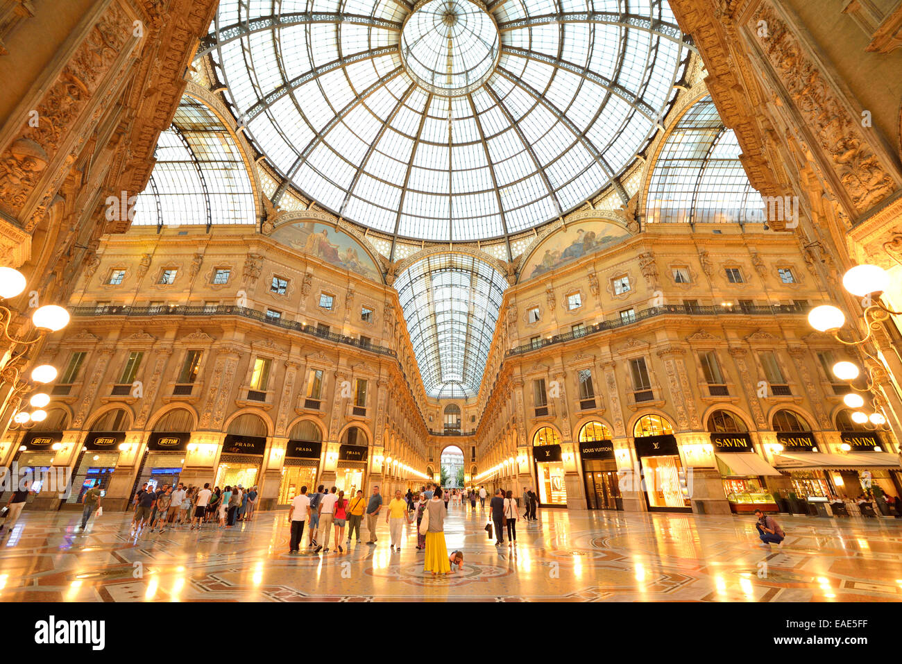 Glass roofed arcade hi-res stock photography and images - Alamy