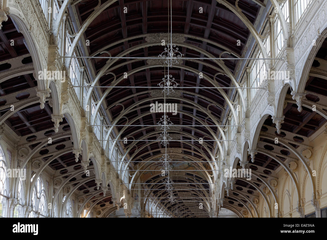Covered colonnade hi-res stock photography and images - Alamy